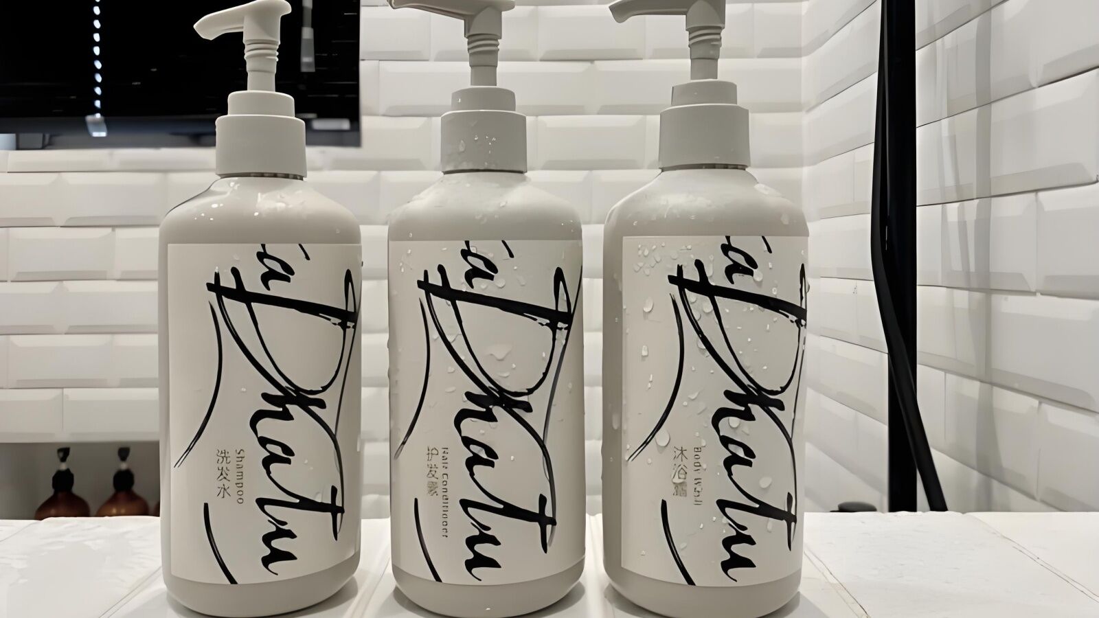 Water-based label adhesive solutions for the beverage, condiment and ...